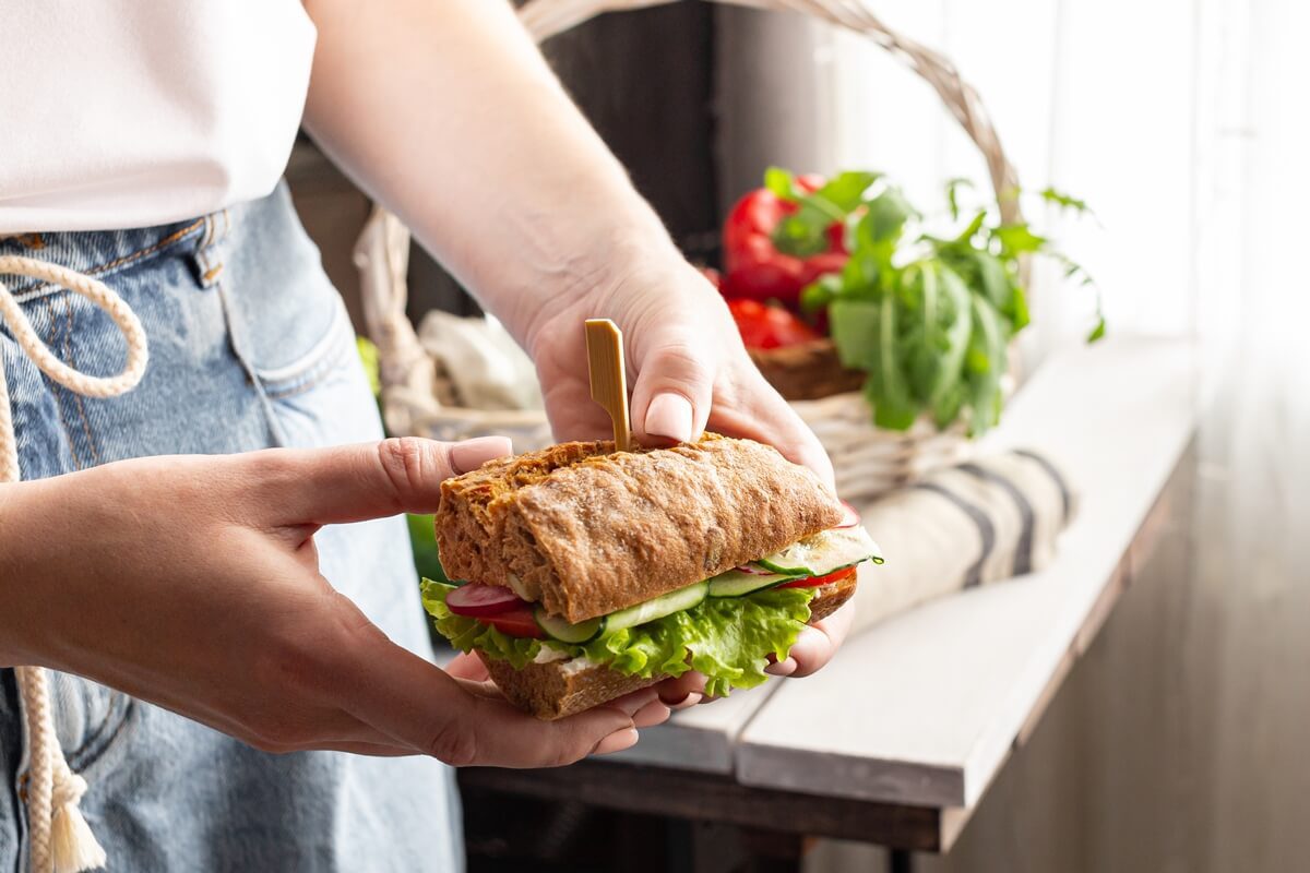 O que levar para comer em viagens de ônibus? - Bus.com.br